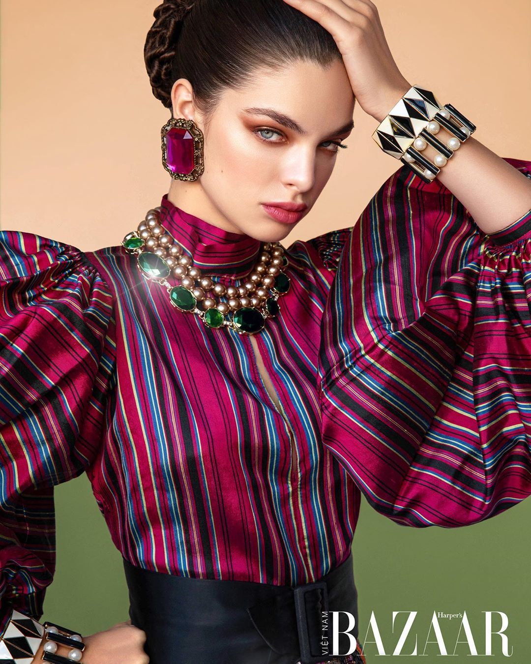 Modelo paraguaya deslumbra en la portada de Harpers Bazaar