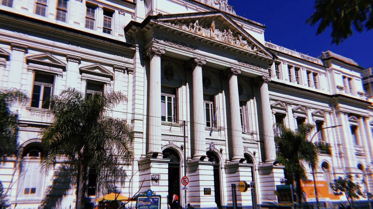 La UBA moderniza y actualiza las carreras de Economía y Administración