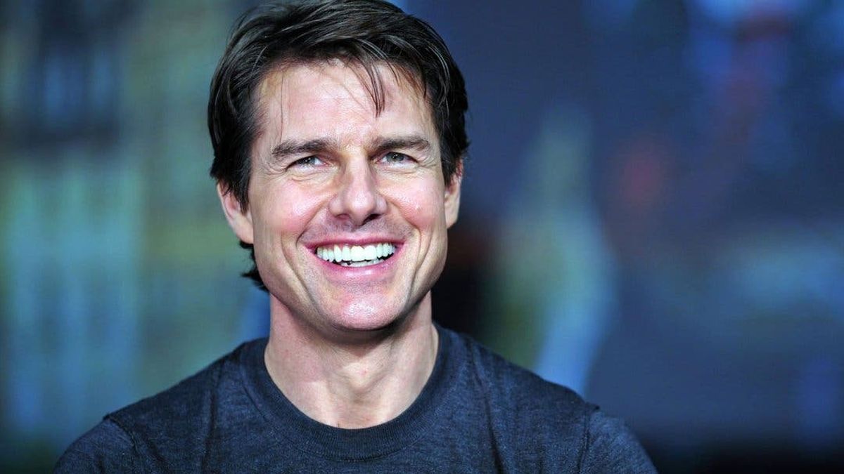 ¿Qué se hizo? Tom Cruise sorprende con su nuevo rostro