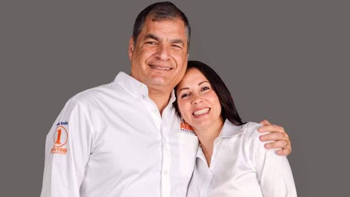 Quién es la mujer elegida por Rafael Correa para disputar la presidencia en Ecuador