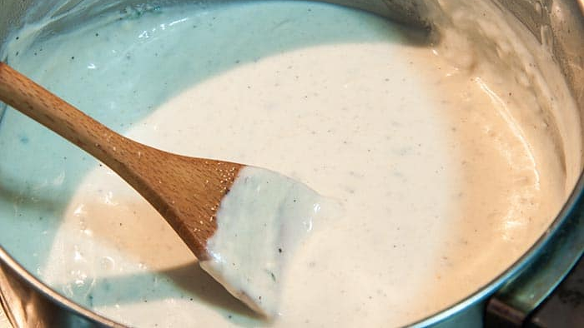 SALSA BECHAMEL receta fácil: 4 ingredientes y 5 simples pasos