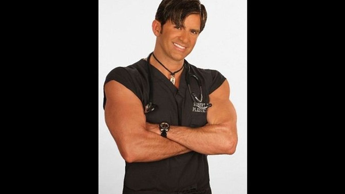 El Dr. Robert Rey llega a la Argentina