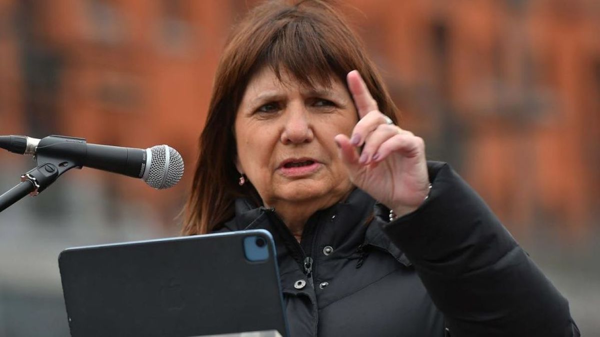 Bullrich le prohibió al jefe de la barra de Independiente entrar a los ...