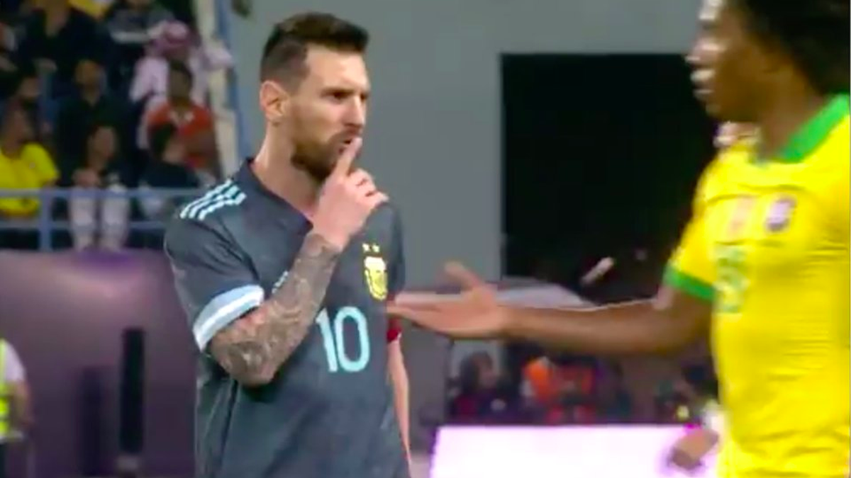 El momento caliente del clásico: Messi mandó a callar a Tite y sus ...