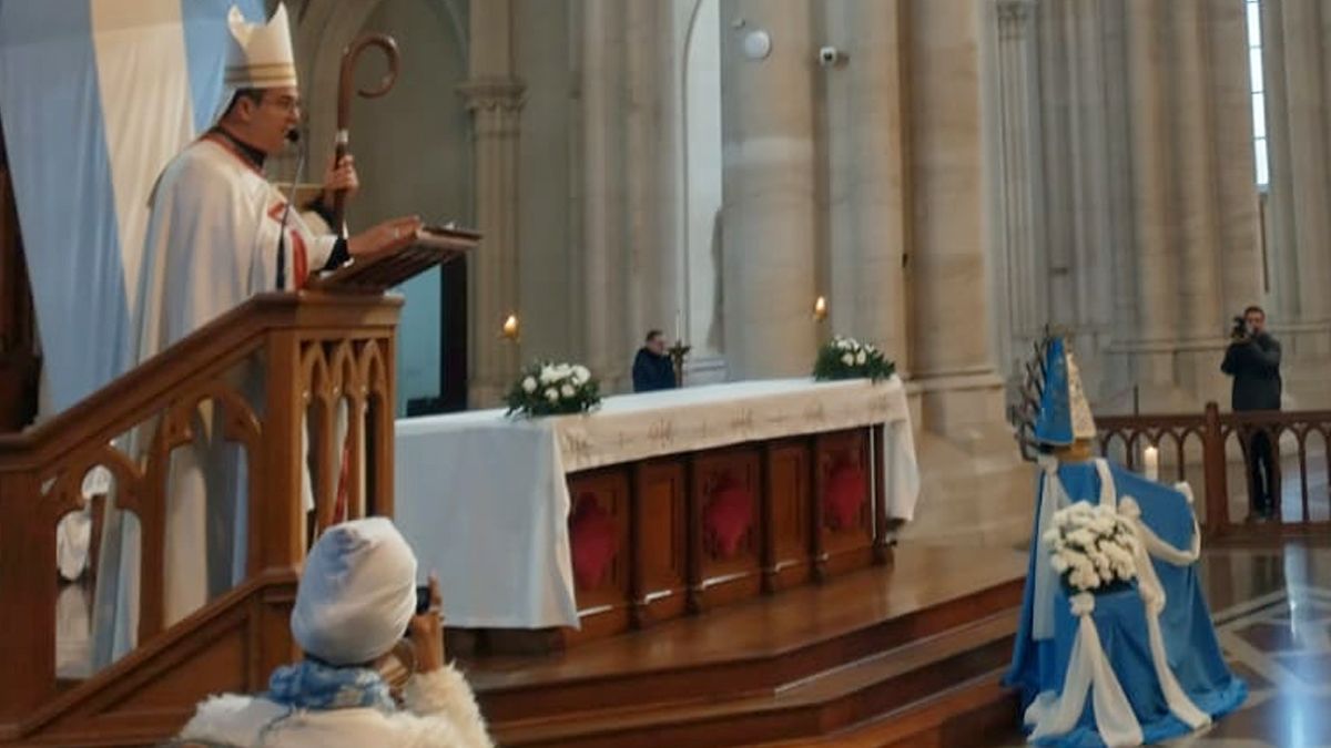 Por qué el Papa Francisco ordenó el desplazamiento del obispo de La Plata de manera sorpresiva