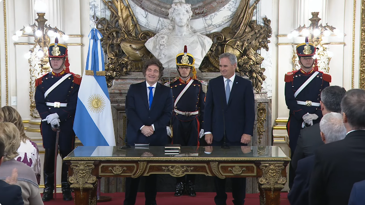 Javier Milei le tomó juramento a Pablo Quirno como nuevo canciller