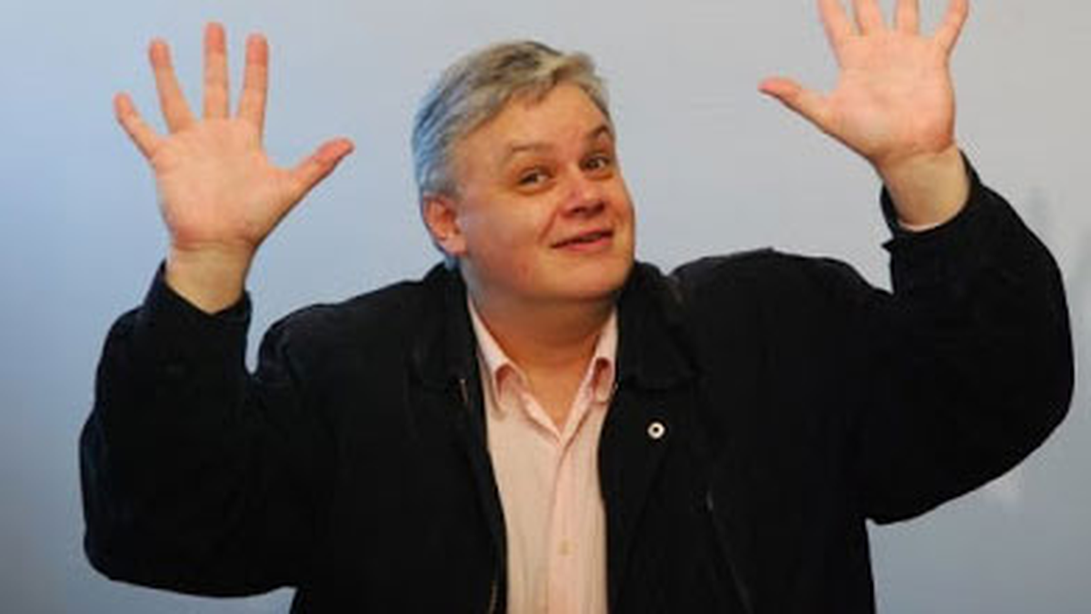 Claudio Orellano: Radical cambio de vida e imagen de la voz de Crónica Tv