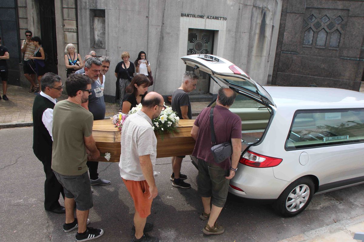 Las fotos del último adiós a María Onetto: el dolor de sus familiares y ...