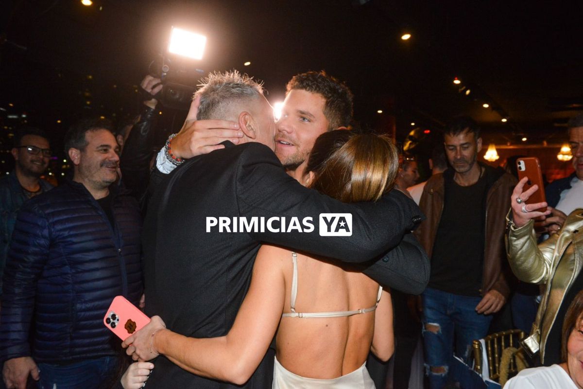 Majo Martino y Locho Loccisano, a los besos en el cumpleaños del Turco García