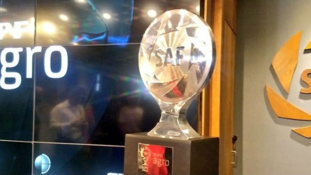 Se presentó el trofeo de la Copa de la Superliga