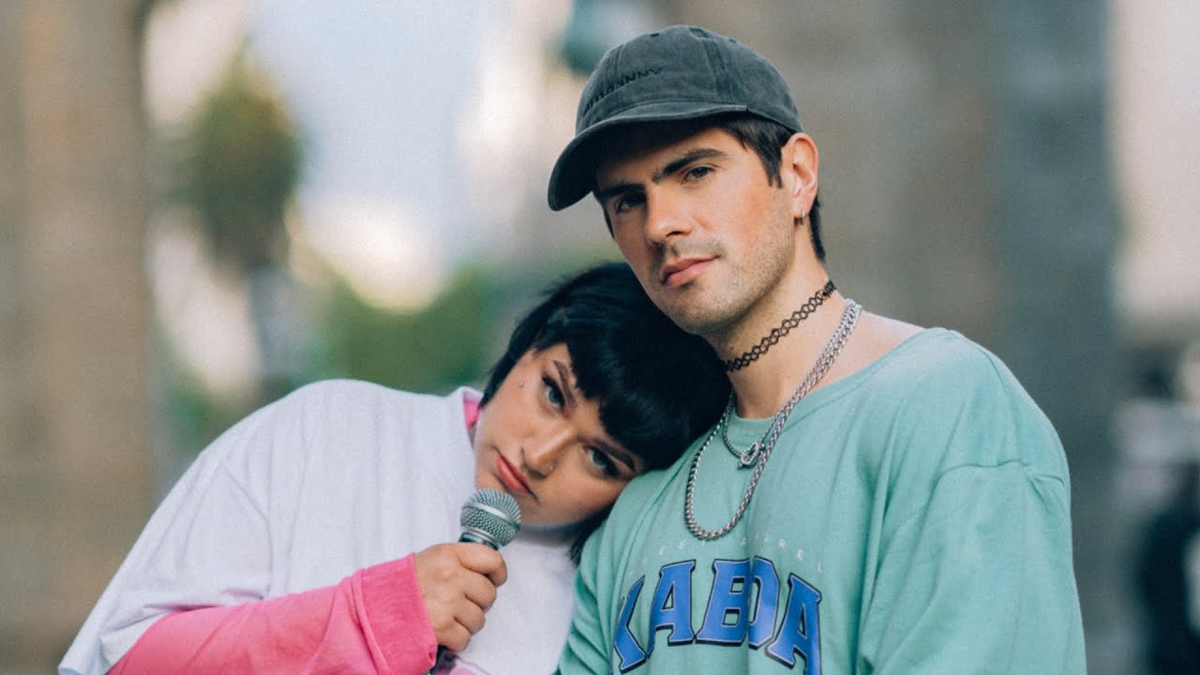 Flor Álvarez lanzó un nuevo hit y sueña con retornar al lugar donde ...