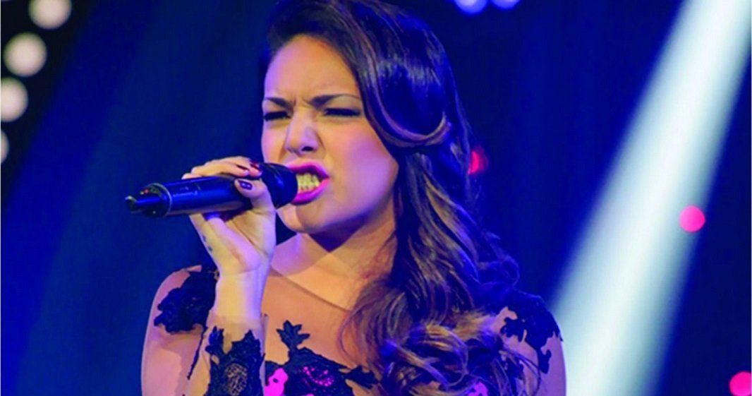 Ángela Leiva reveló que está de novia con uno de los músicos de su banda