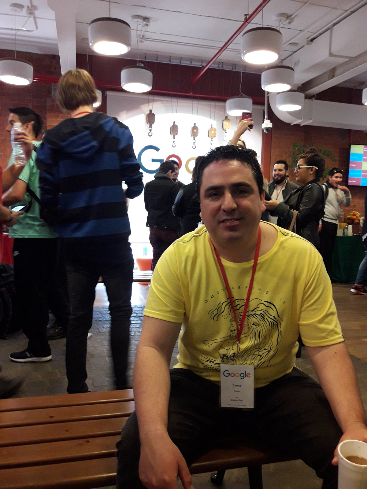 El escritor y productor Esteban Correa habla sobre sus libros y cuentos ...