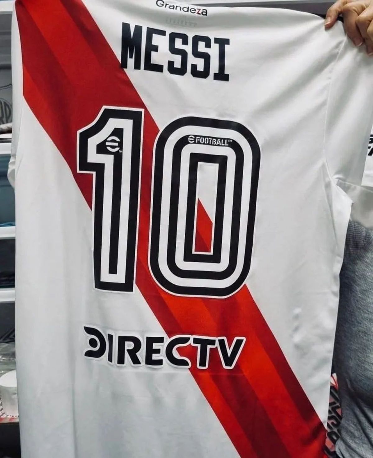 El increíble regalo que River le hará a Lionel Messi en la previa del ...