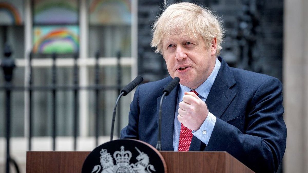 Volvió Boris Johnson, tras sufrir el COVID-19, ahora con una posición ...