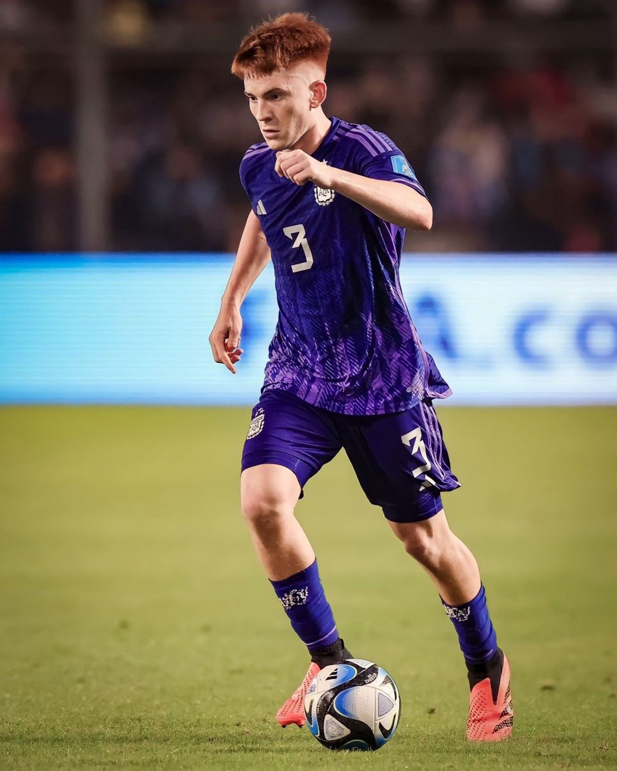 Valentín Barco y el pase no-look que hizo delirar al público en ...