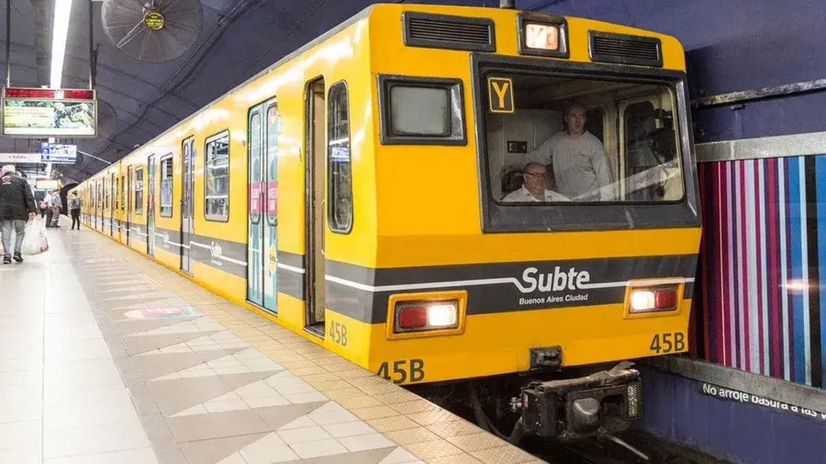 Línea C del subte: los trabajadores del subte paran y liberan molinetes