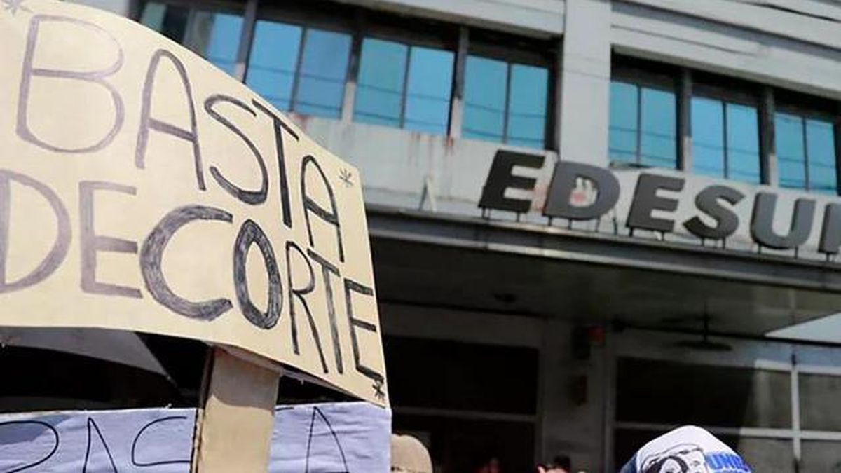 Allanan cuatro oficinas de Edesur en busca de documentación por los ...