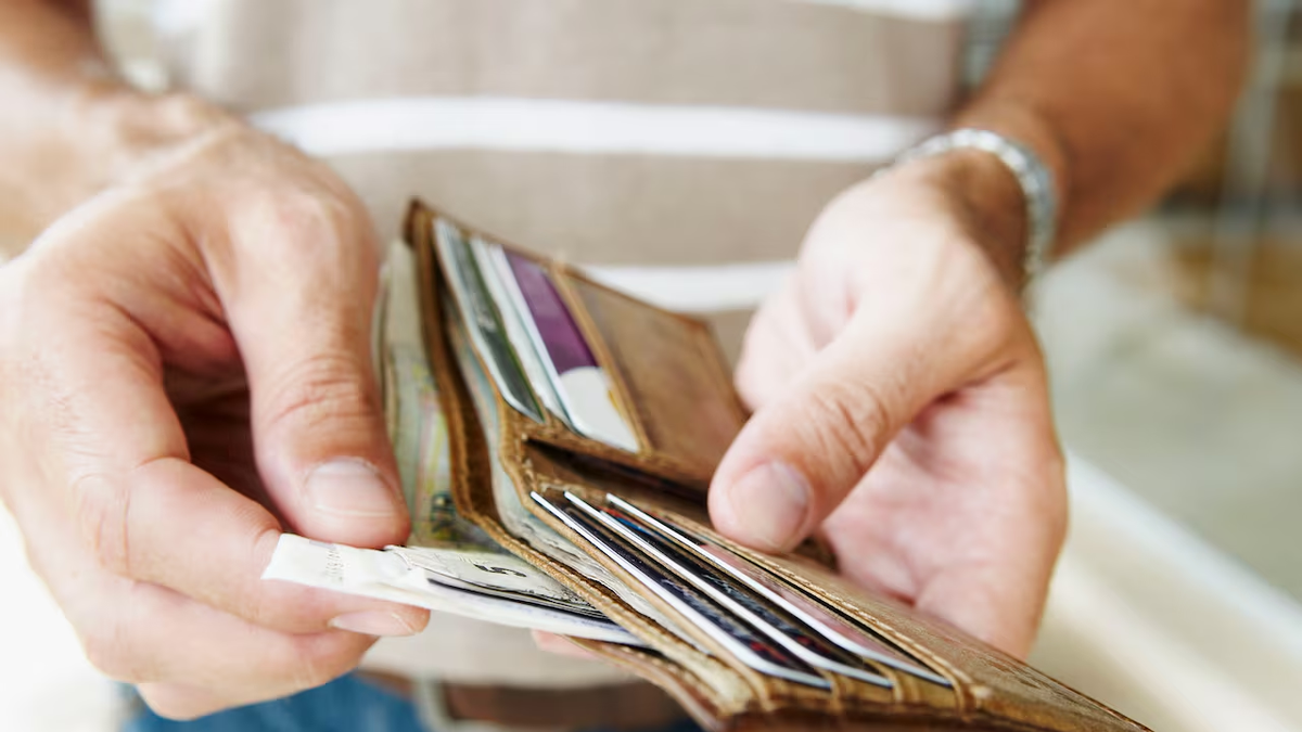 Qué significa ordenar los billetes de menor a mayor, según la psicología