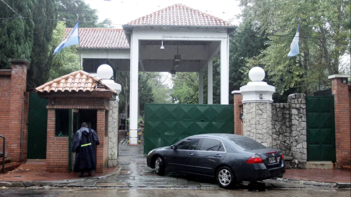 Sobreseyeron a Flor Peña, Luis Brandoni y los adiestradores del perro ...