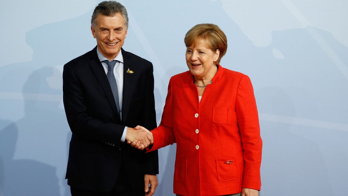 Por un problema eléctrico, el avión de Angela Merkel debió regresar a ...