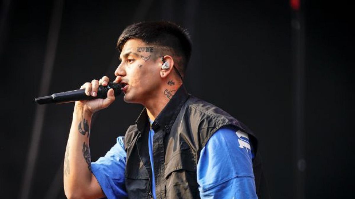 El lindo gesto de Duki con una joven que le robaron el celular en medio ...