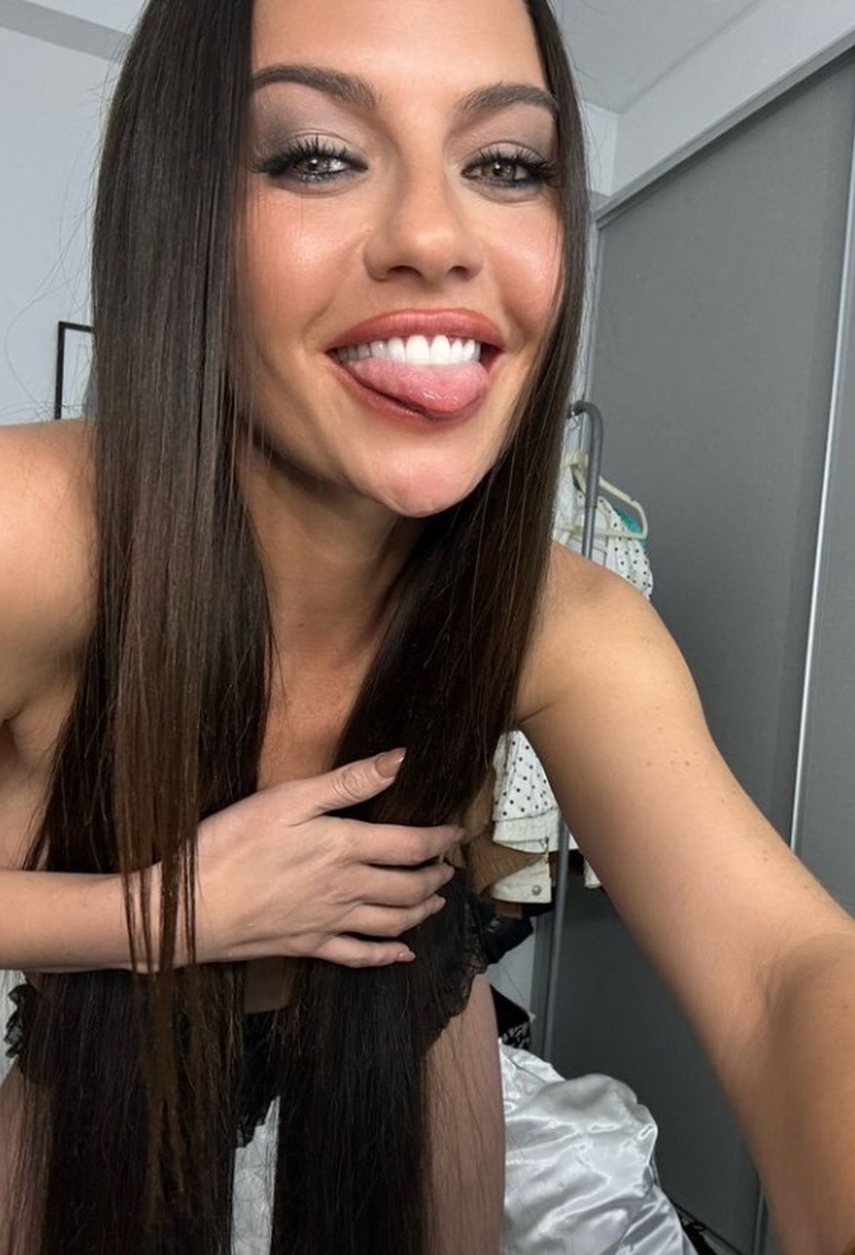 La secuencia completa de fotos de Sofía Jujuy Jiménez totalmente desnuda: Amé