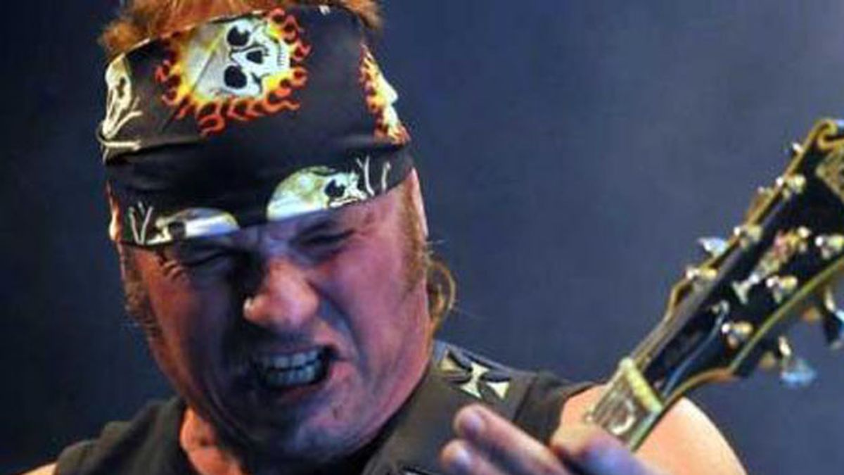 La Renga interrumpió un recital por una bengala