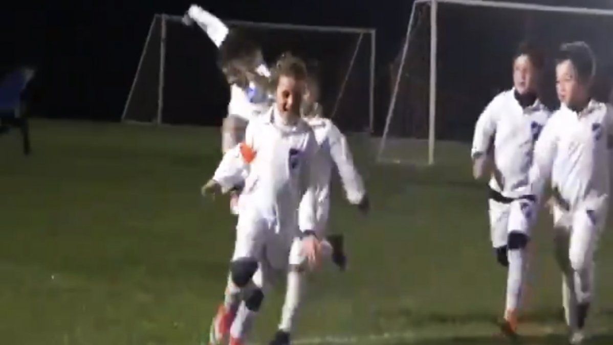 Una niña hace historia en Nacional de Uruguay: juega en el equipo de ...