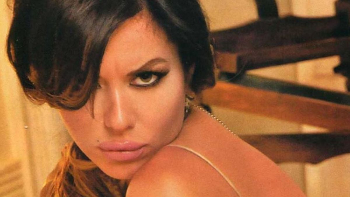 Karina Jelinek Provocadora Con Su Saludo Hot En Whatsapp