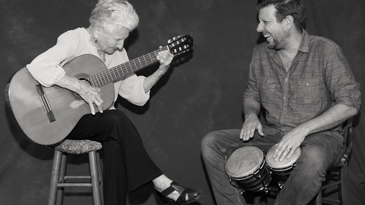 La increíble historia de Angela Alvarez, la revelación del Grammy que ...