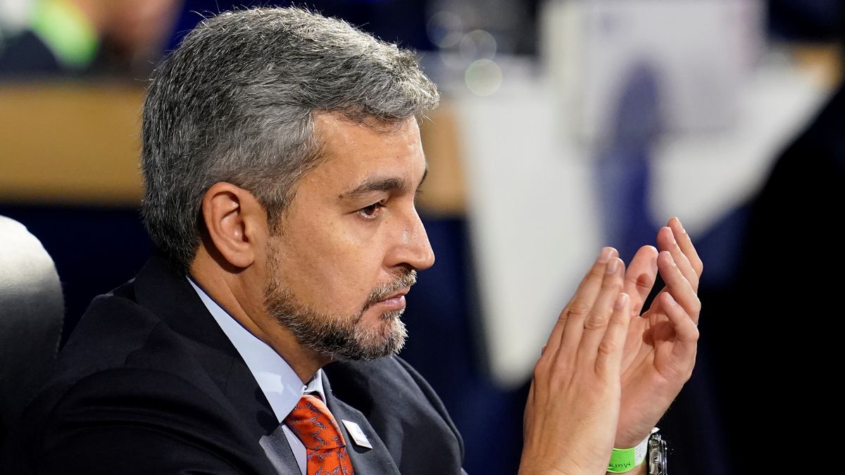 Paraguay elige presidente entre el oficialista Santiago Peña y el opositor liberal Efraín Alegre