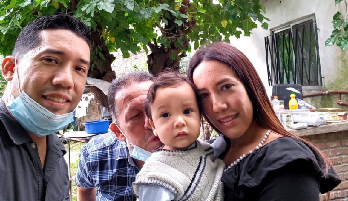 La nueva vida de Oliver, el bebé que perdió a sus padres en un ...