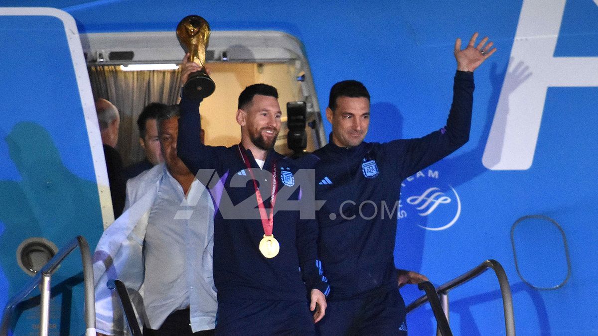 Las mejores fotos de la llegada de Lionel Messi y la Selección ...