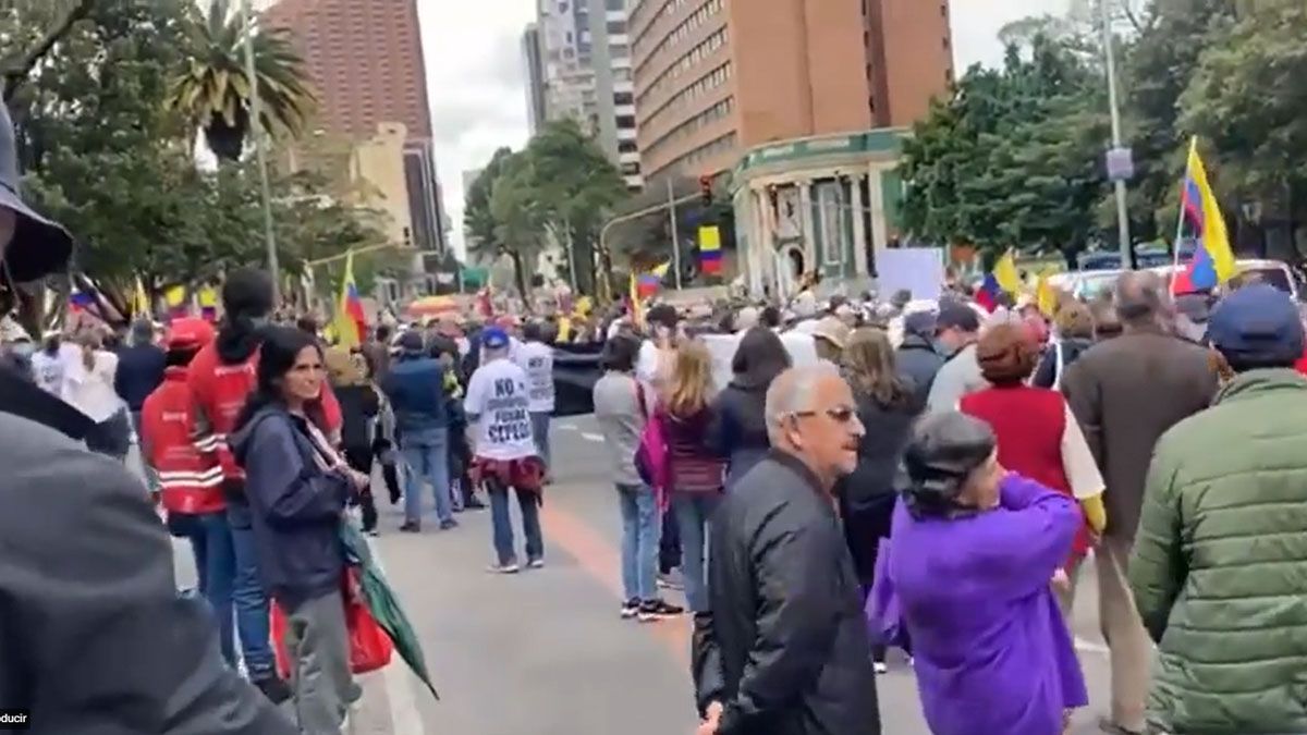 Colombia: el presidente Gustavo Petro enfrenta las primeras marchas en ...