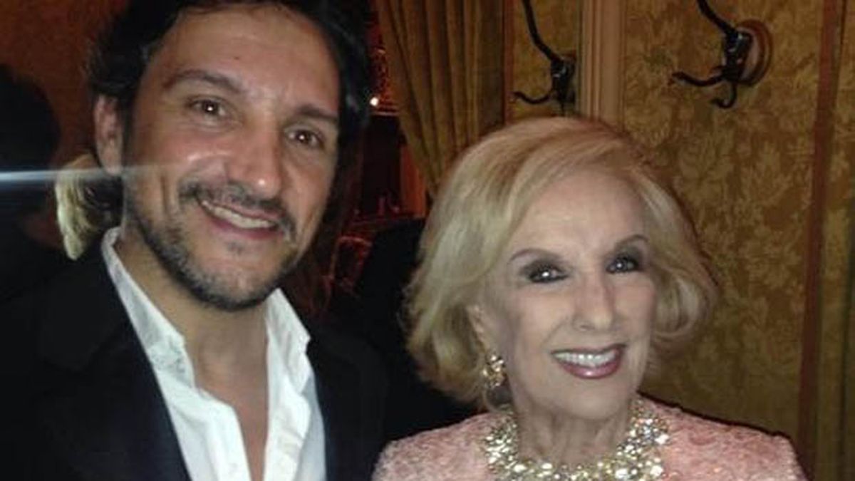 La primera salida al teatro de Mirtha tras el accidente