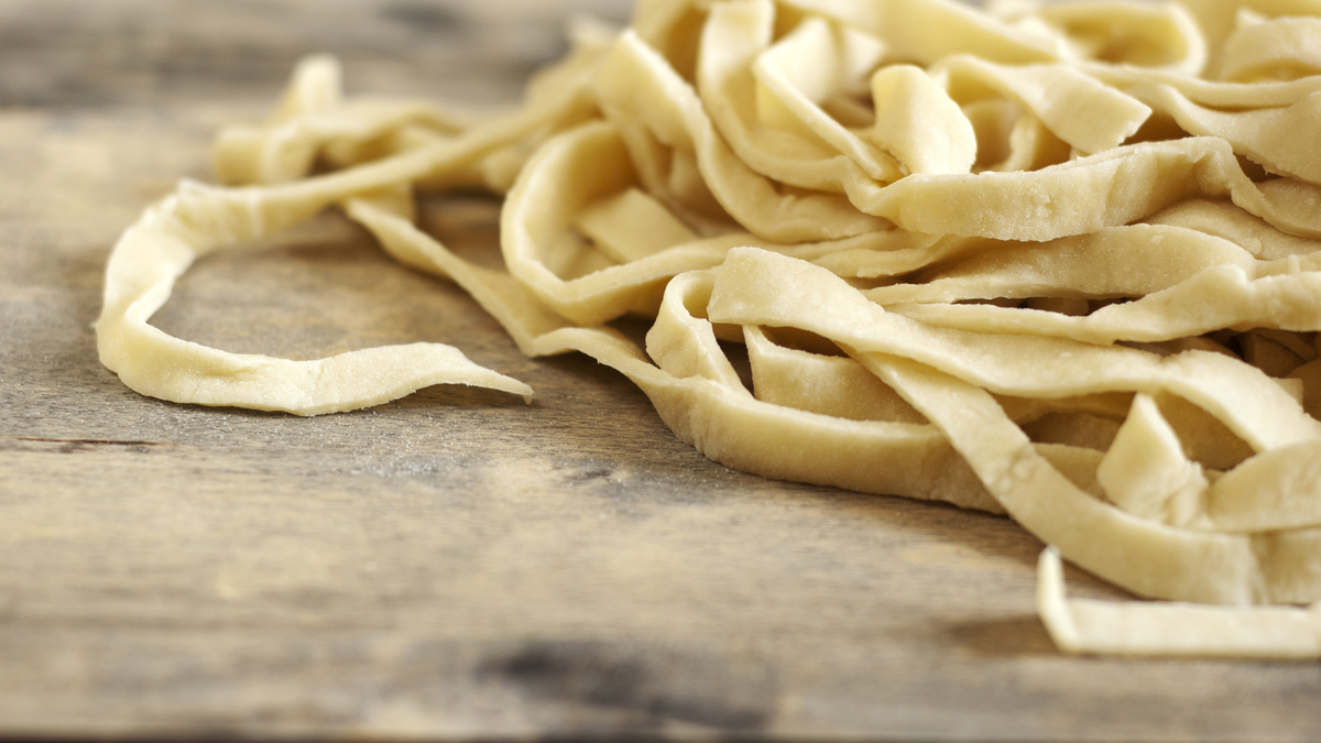 FIDEOS CASEROS, la receta de la abuela: 4 ingredientes para una bomba ...