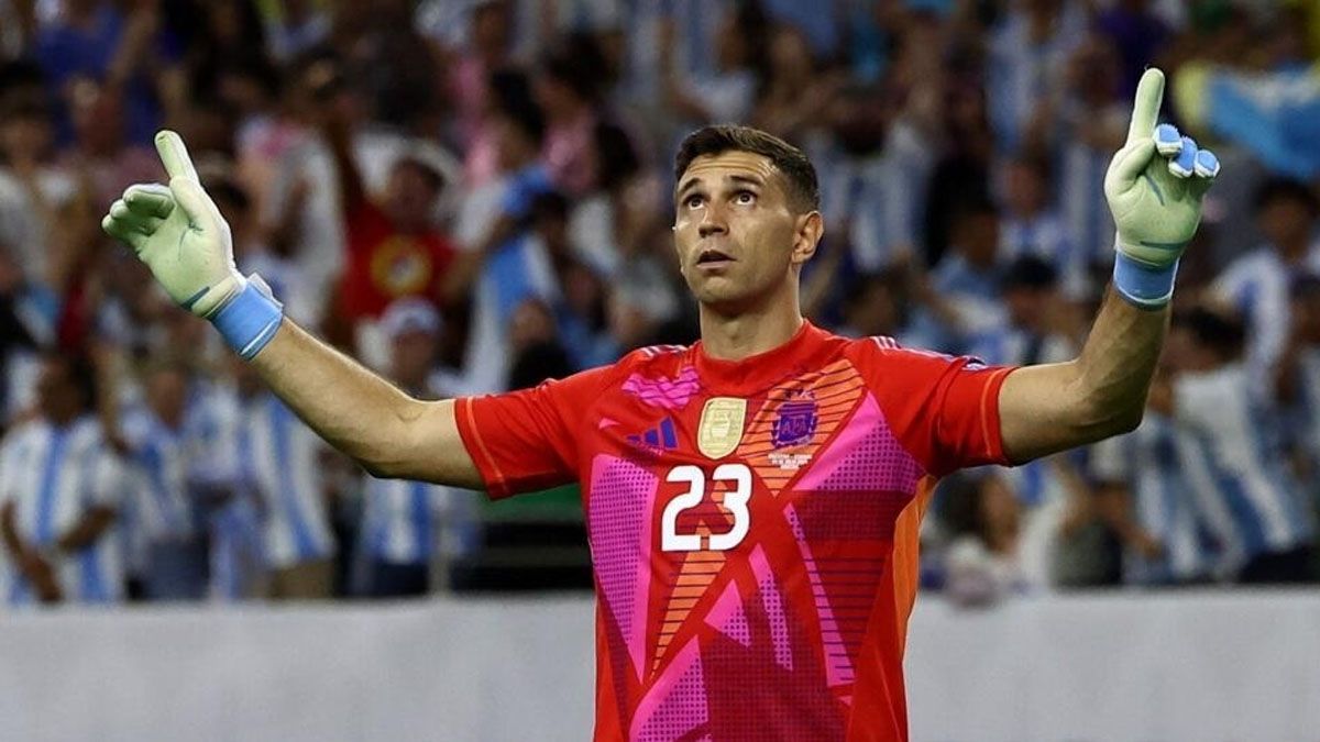 ¡Enorme! El increíble gesto del Dibu Martínez tras la victoria ante Ecuador