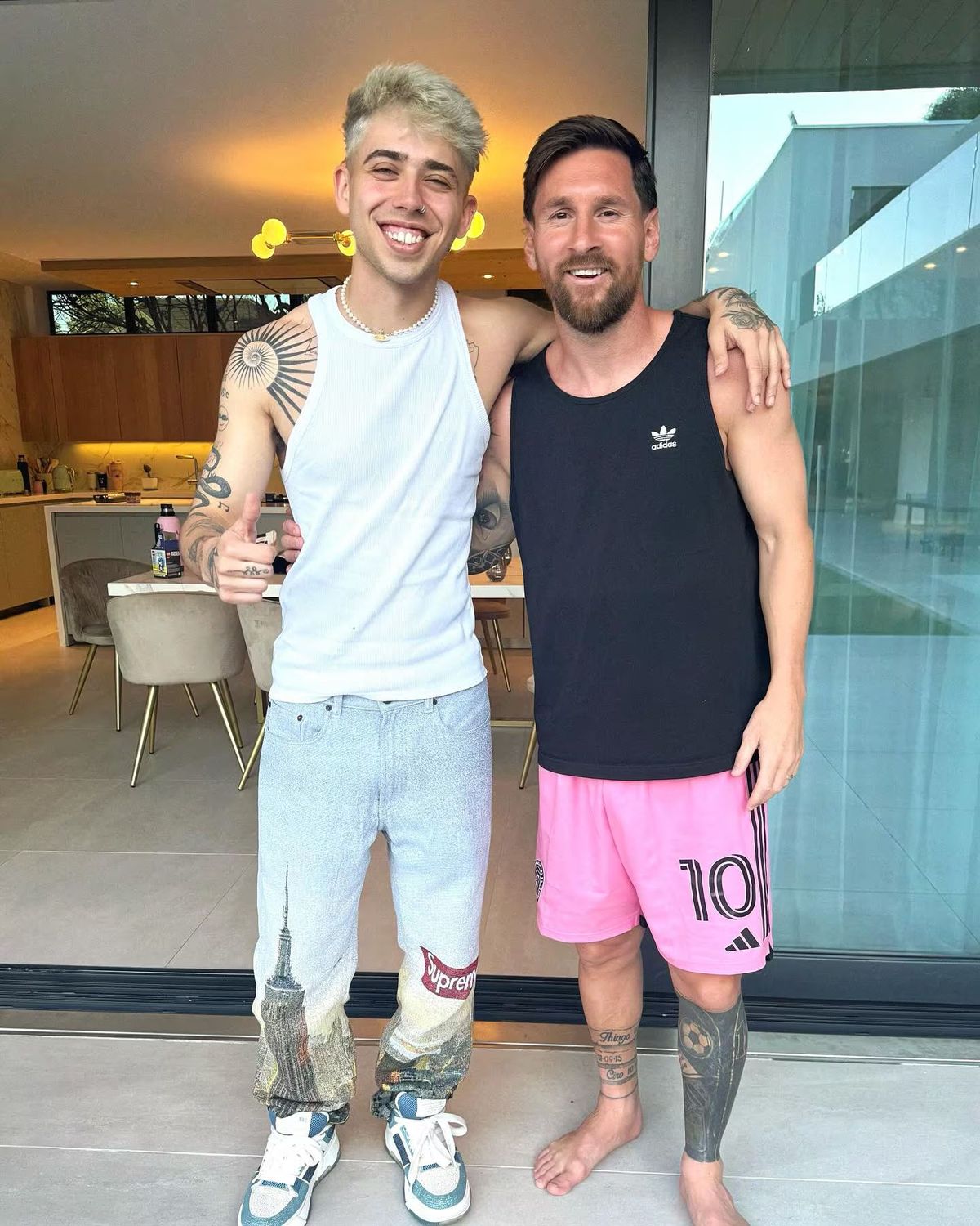 ¡Visita de lujo! Quién es el famoso que visitó a Lionel Messi en su casa