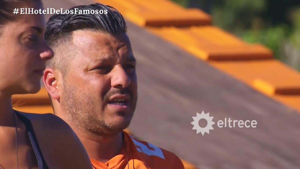 Chanchi Estévez se calentó por un juego y se cruzó con el Chino Leunis en El hotel de los famosos