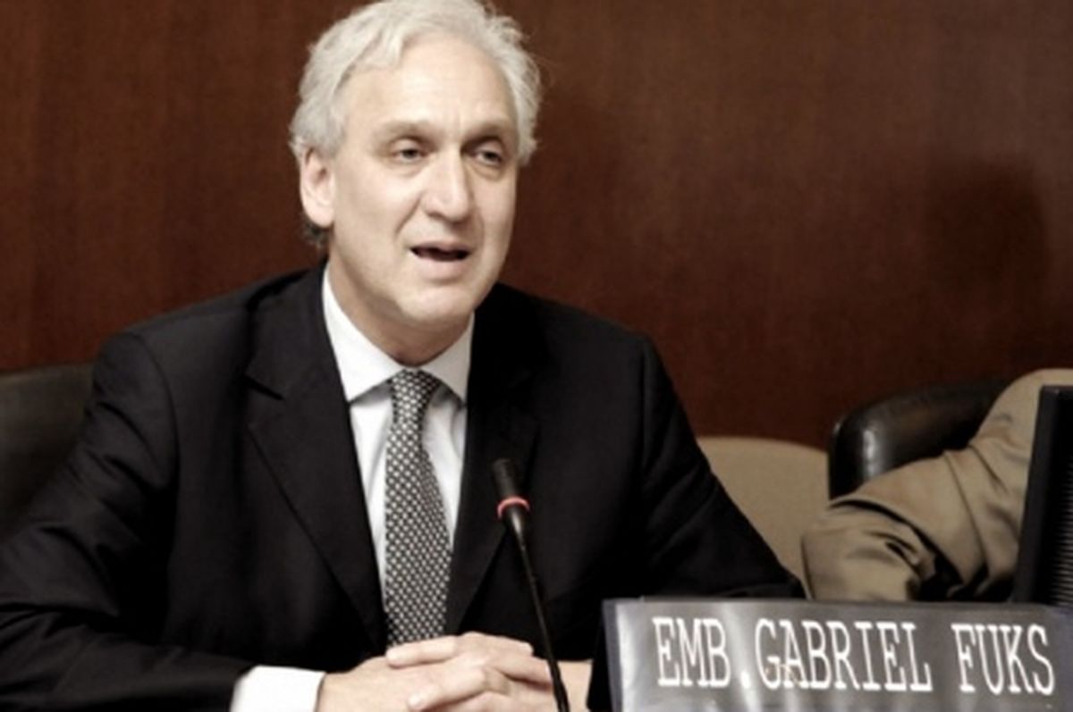 El embajador Gabriel Fuks abandonó Ecuador tras el conflicto por la ...