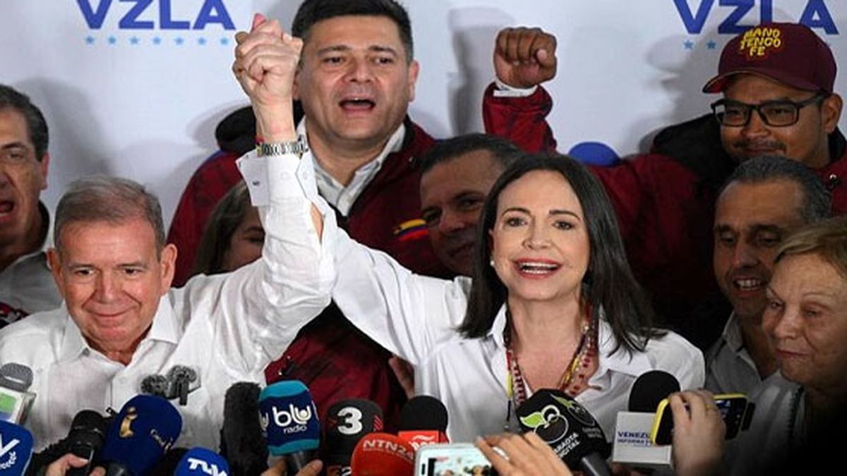El Consejo Electoral de Venezuela anunció que Nicolás Maduro ganó con el 51,2% y la oposición ...