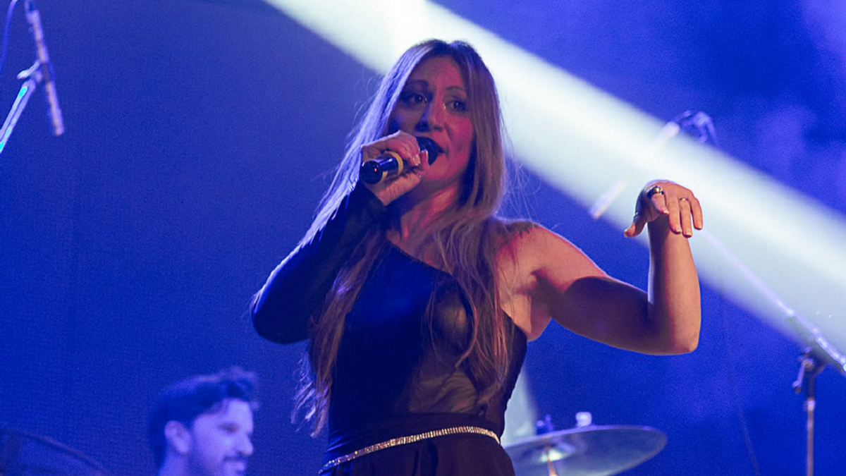 Desha sigue anunciando novedades en su carrera