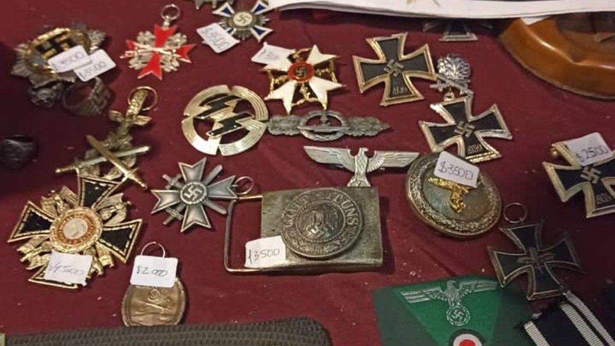 Palermo: por la venta de artículos con simbología nazi, allanan una ...