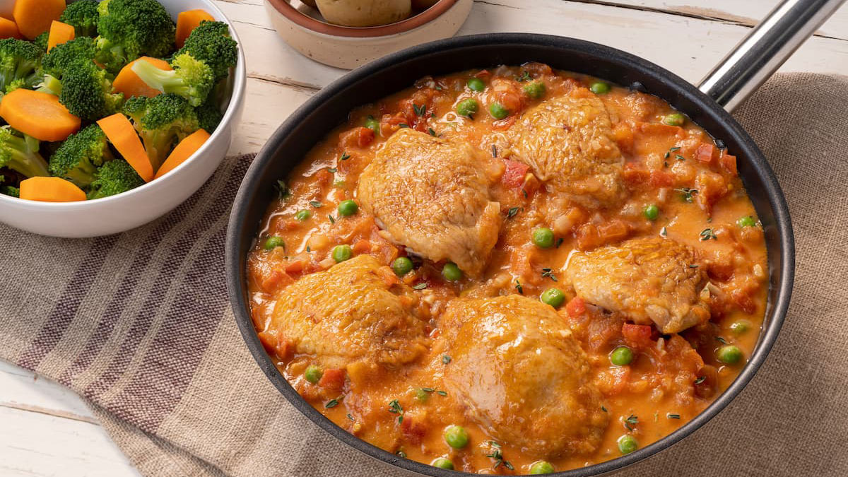 POLLO A LA PORTUGUESA receta: para el frío, este guiso SE PARTE