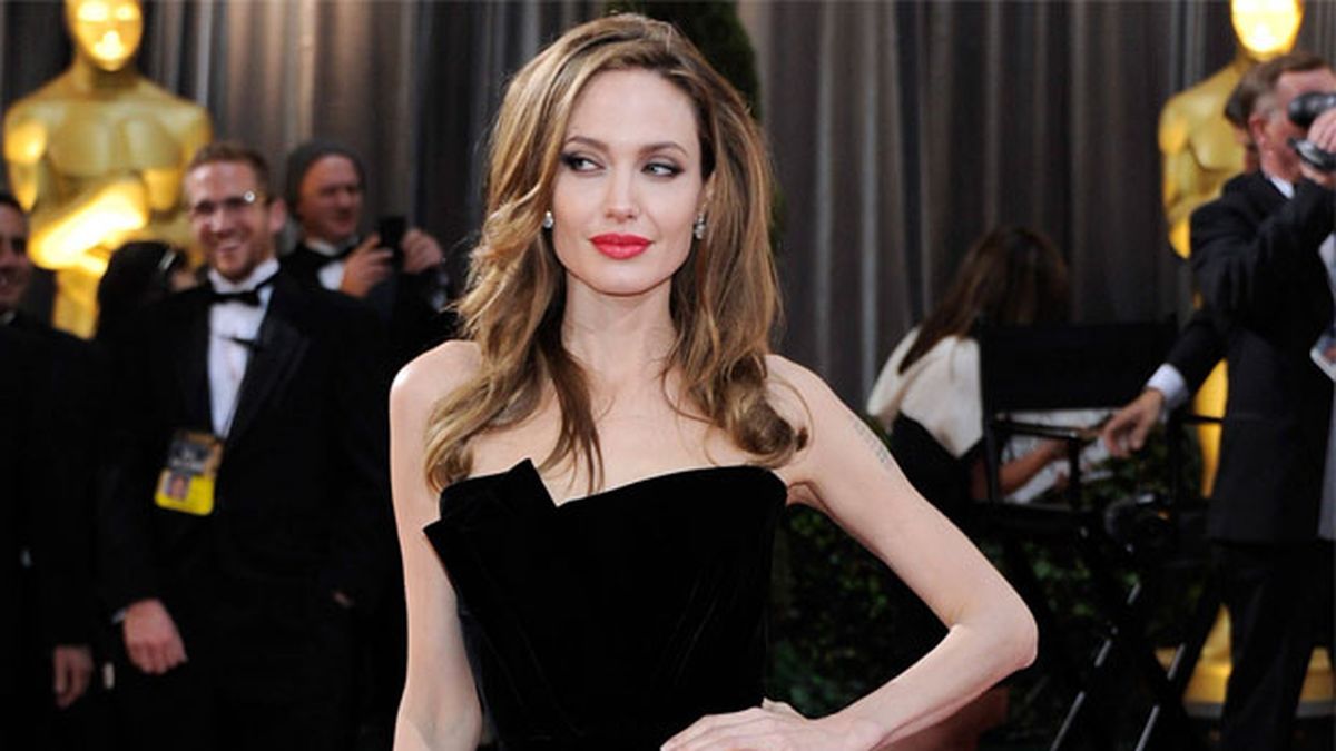 El Dolor De Angelina Jolie Murió Su Tía Por Un Cáncer De Mama