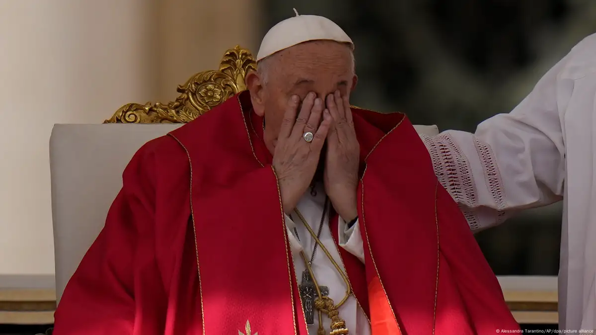 La salud del Papa Francisco: el Vaticano informó que tiene neumonía bilateral