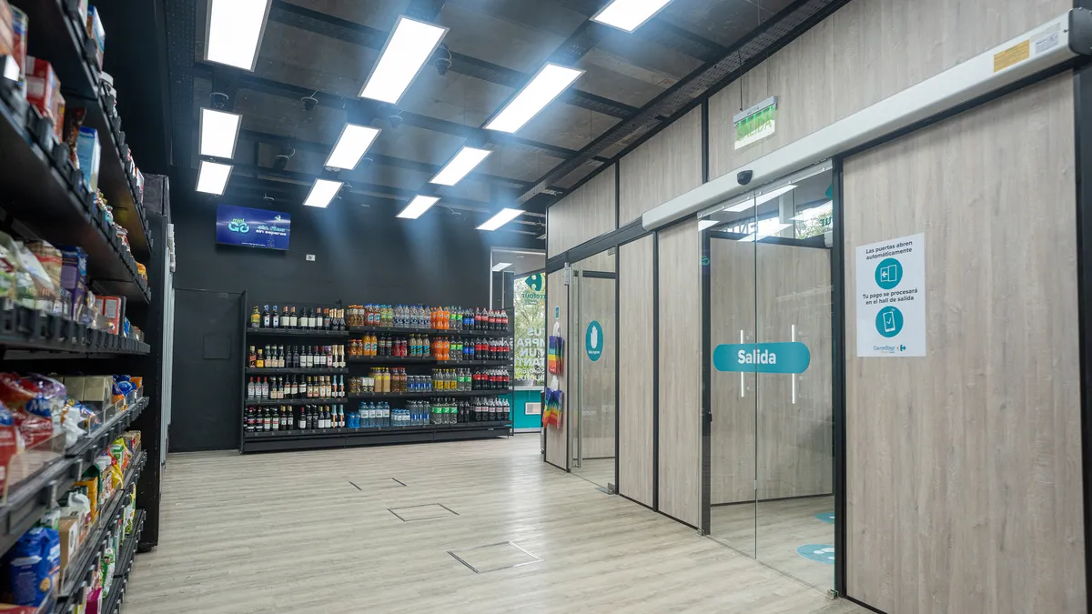 Primer supermercado inteligente en Argentina: cómo es por dentro, dónde ...