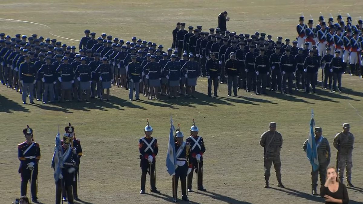 Milei en el acto por el Día de la Bandera advirtió a las Fuerzas ...