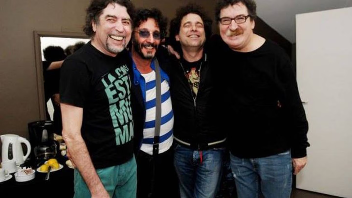 Quién es el importante músico que borraron de la serie de Fito Páez